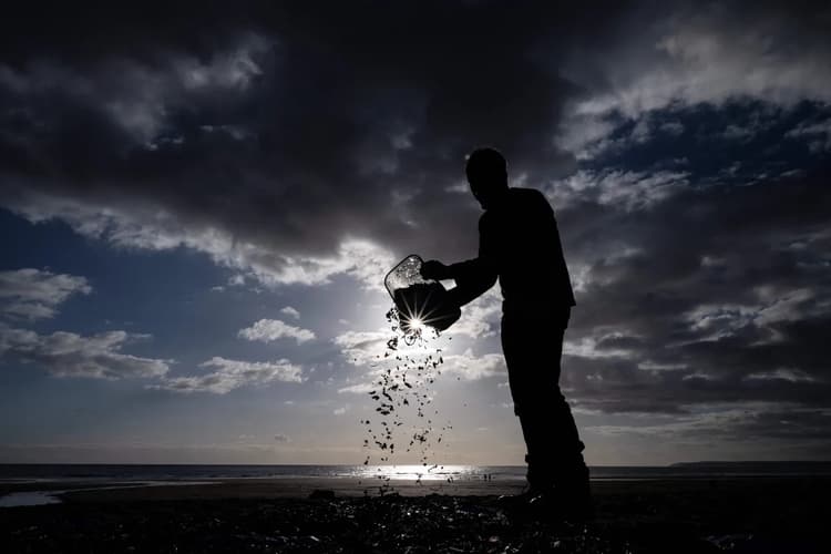 600 Quadrillion Microplastic Particles in the Air Every Year — New ...