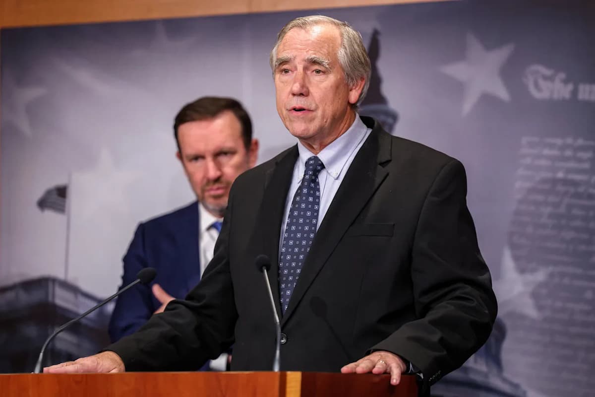 Merkley Bill Would Let People Sue ICE and CBP Over Constitutional ...